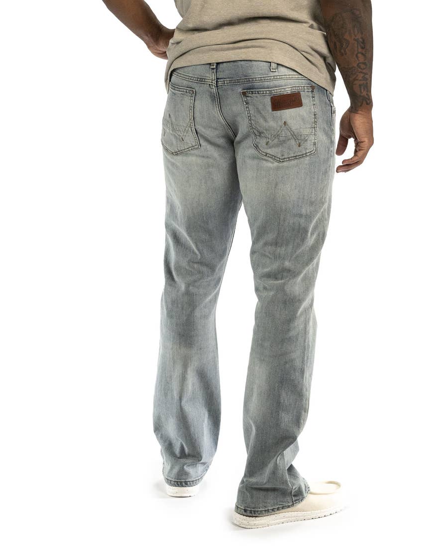 Wrangler Men's Retro Slim Fit Boot Cut Jeans