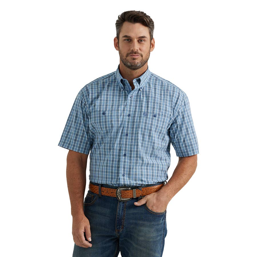 Wrangler Men's George Strait Collection Two Pocket Short Sleeve Shirt